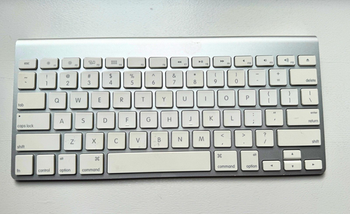 Apple Magic Keyboard A1314 - Crisp Keys, Great Condition, Bluetooth ...
