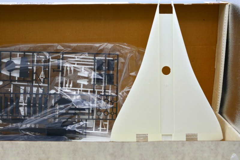 CONCORDE SUPERSONIC AIRLINER PLASTIC MODEL KIT, 1/100 SCALE, 23" LONG ...