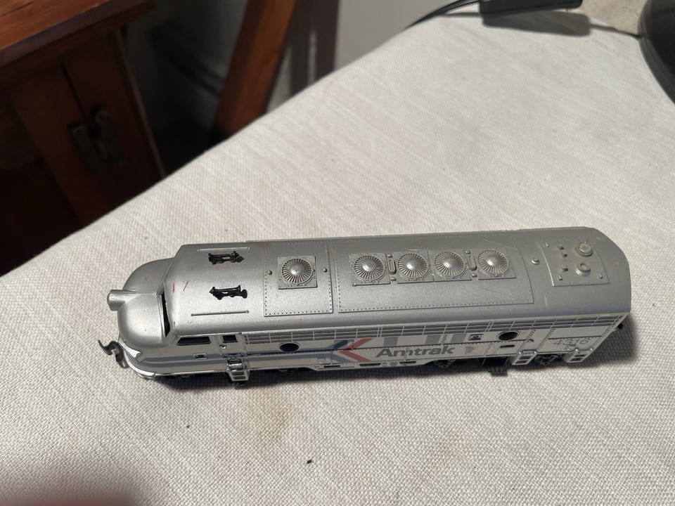 HO Scale Tyco Amtrak F9 Diesel Locomotive #4316 – Powers On – Needs ...