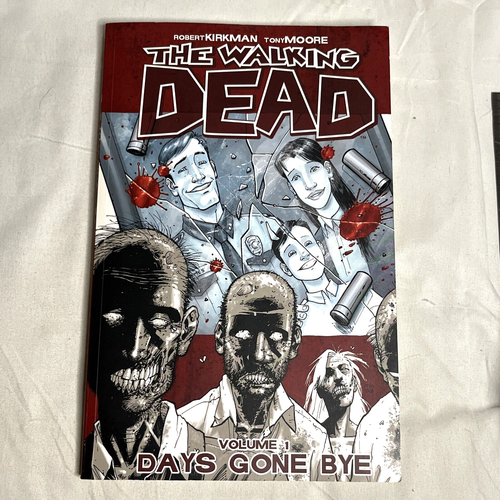 The Walking Dead Graphic Novel Days Gone Bye Vol 1 Softcover Kirkman Moore 2010 | eBay