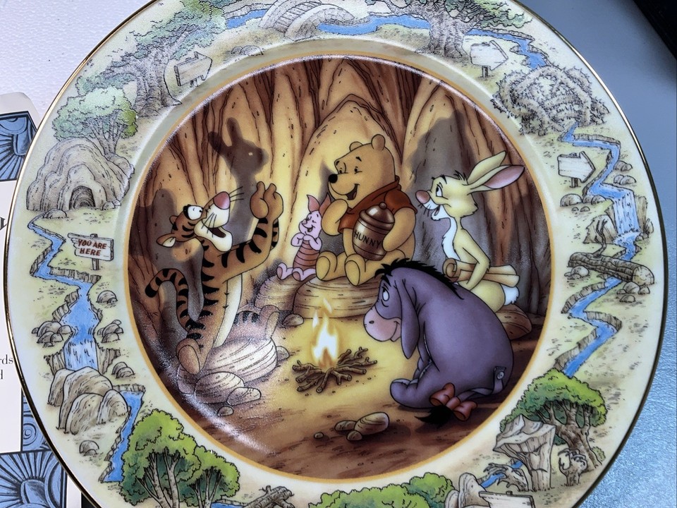 DISNEY EIGHT INCH PLATE FEATURING CHRIS ROBIN, A TIGGERIFIC SHOW NEW ...