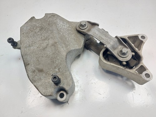MERCEDES A CLASS 2013-2015 W176 1.6 petrol Engine mount Bracket ...