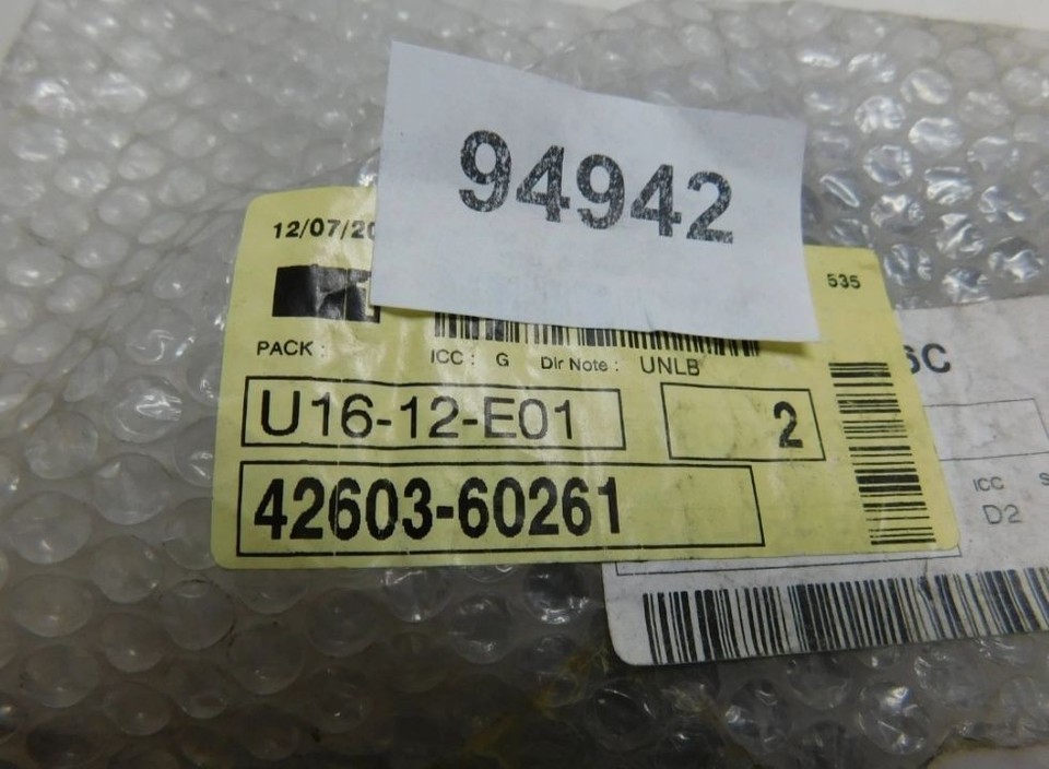 4260360261 Genuine Toyota 100 Series ORNAMENT SUB-ASSY WHEEL HUB CAP ...