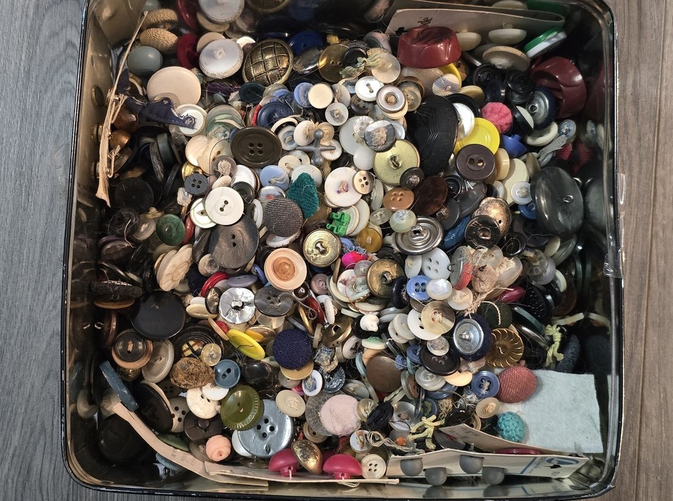 Huge Lot Vintage Buttons - Mixed Lot, See Details | eBay