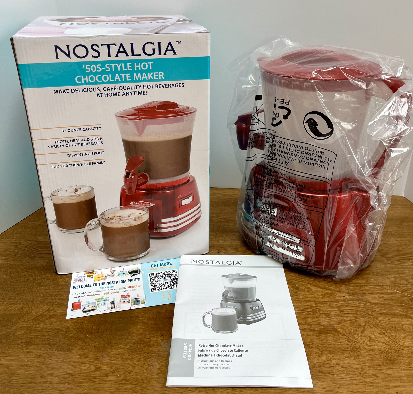 Nostalgia HCM700RETRORED Retro 32-ounce Hot Chocolate Maker Red for ...