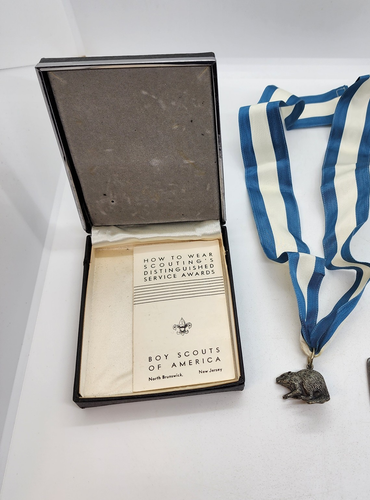 Vintage BSA Boy Scouts Beaver Medal in Black Case | eBay