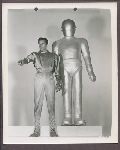 Gort & Michael Rennie Day The Earth Stood Still 1951 Original Spaceship ...