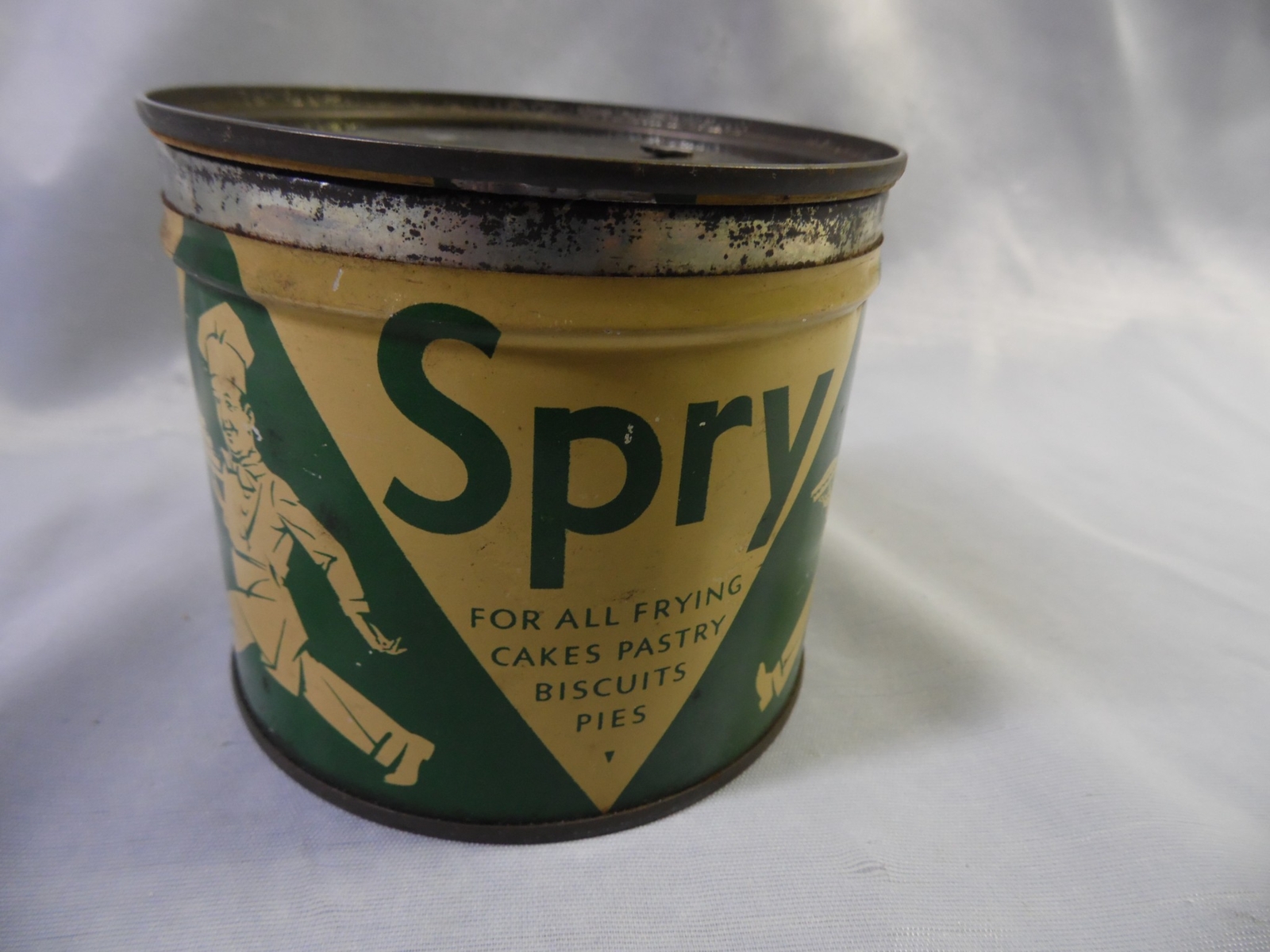 VINTAGE SPRY 1 POUND VEGETABLE SHORTENING CAN ~ PAINTED, NOT PAPER ...