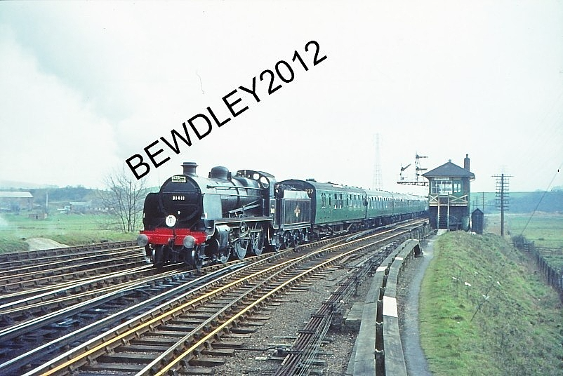 ORIGINAL 35mm AGFACOLOR SLIDE 31411 PASSING LEWES SIGNAL BOX EARLY ...