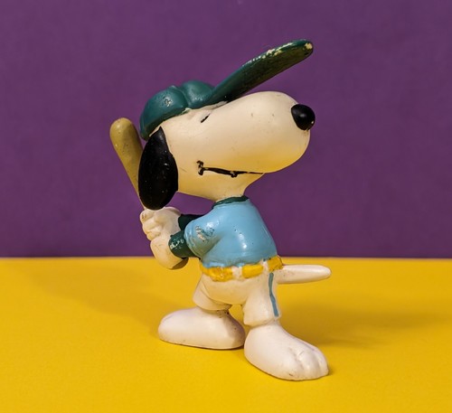 Vintage Snoopy Baseball Player Figure - Peanuts Schultz - PVC Cake ...