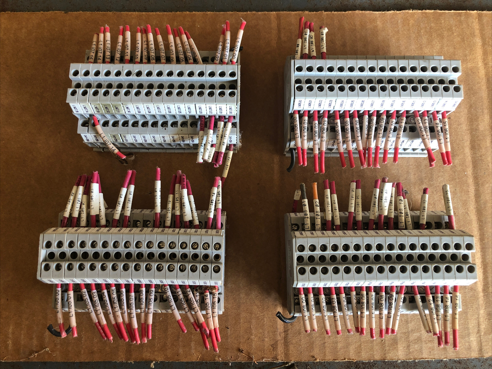 Lot of 64 Allen Bradley 1492-WD4 Terminal Blocks | eBay