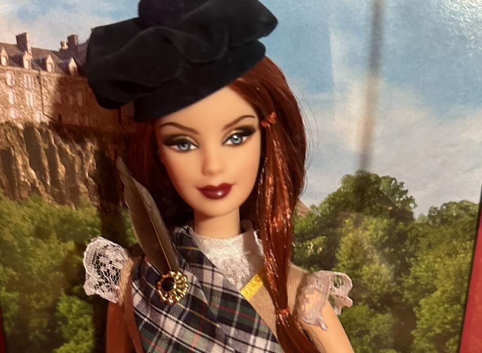 2008 Scotland Barbie, Dolls Of The World, Pink Label NEW N4973 | eBay