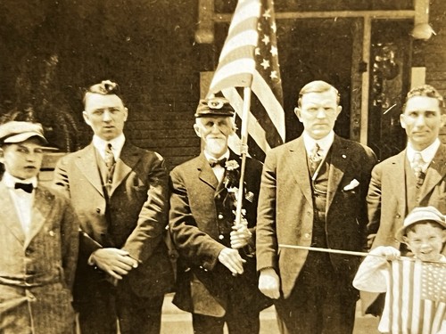 Antique Snapshot Photos Civil War Soldier Gar Veteran Parade American ...