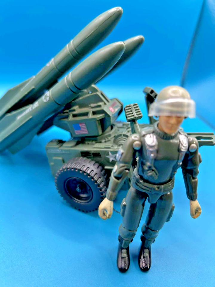 1982 GI JOE MMS MOBILE MISSILE SYSTEM & OPERATOR HAWK STRAIGHT-ARM ARAH ...