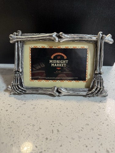 Halloween skeleton bones frame 4 x 6 Midnight Market | eBay