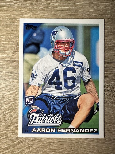 2010 Topps AARON HERNANDEZ!! Rookie Card!! | eBay