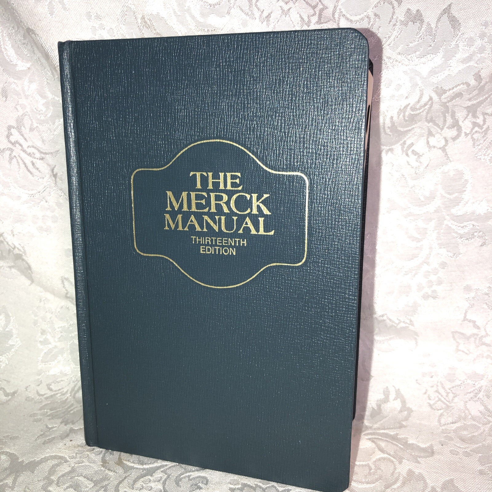 1977 The MERCK MANUAL of Diagnosis & Therapy Thirteenth Ed Hardback ...