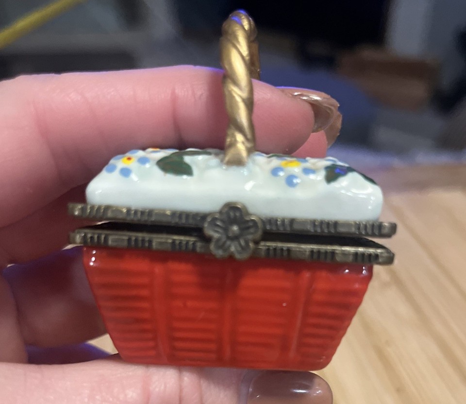 hand-painted porcelain or ceramic miniature trinket box/picnic basket ...