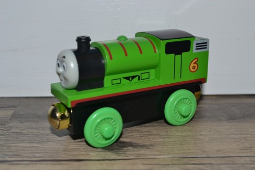 THOMAS WOODEN TALKING RAILWAY PERCY RFID GOLD MAGNET TRAIN | eBay