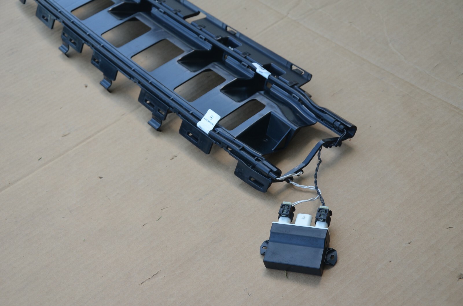 16-18 MERCEDES C300 C-Class Rear Bumper-Sensor Bracket Support with ...