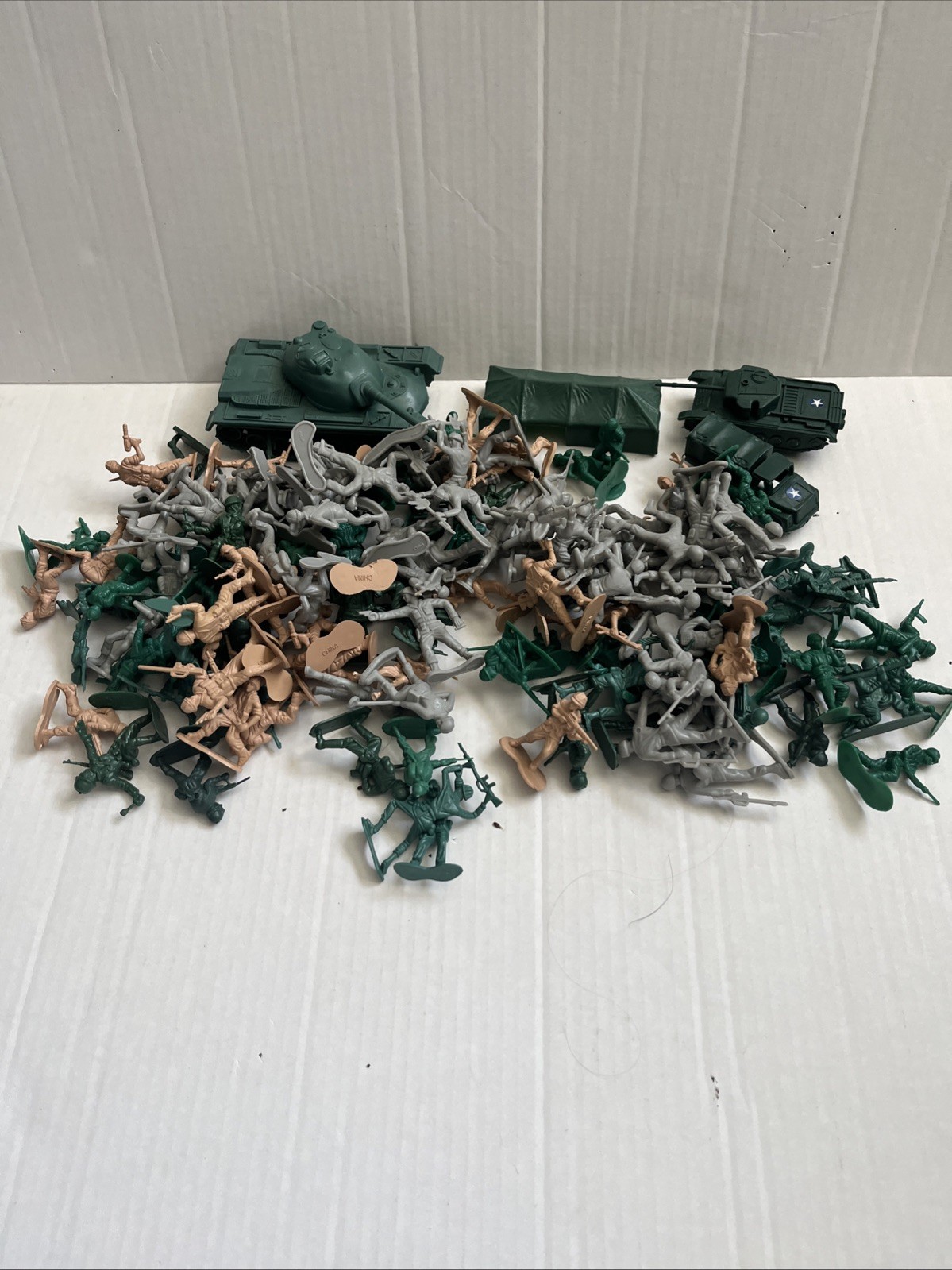 Huge Lot of Plastic Army Men Tanks and Vehicles Various Sizes | eBay