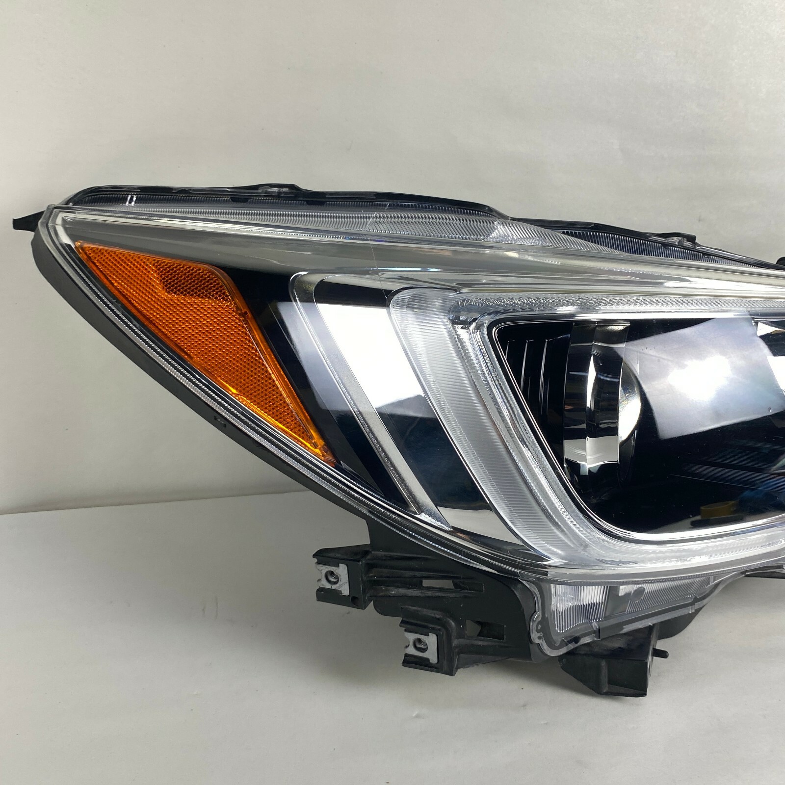 OEM 2015 16 2017 Subaru Legacy Outback Front Right Halogen Headlight ...