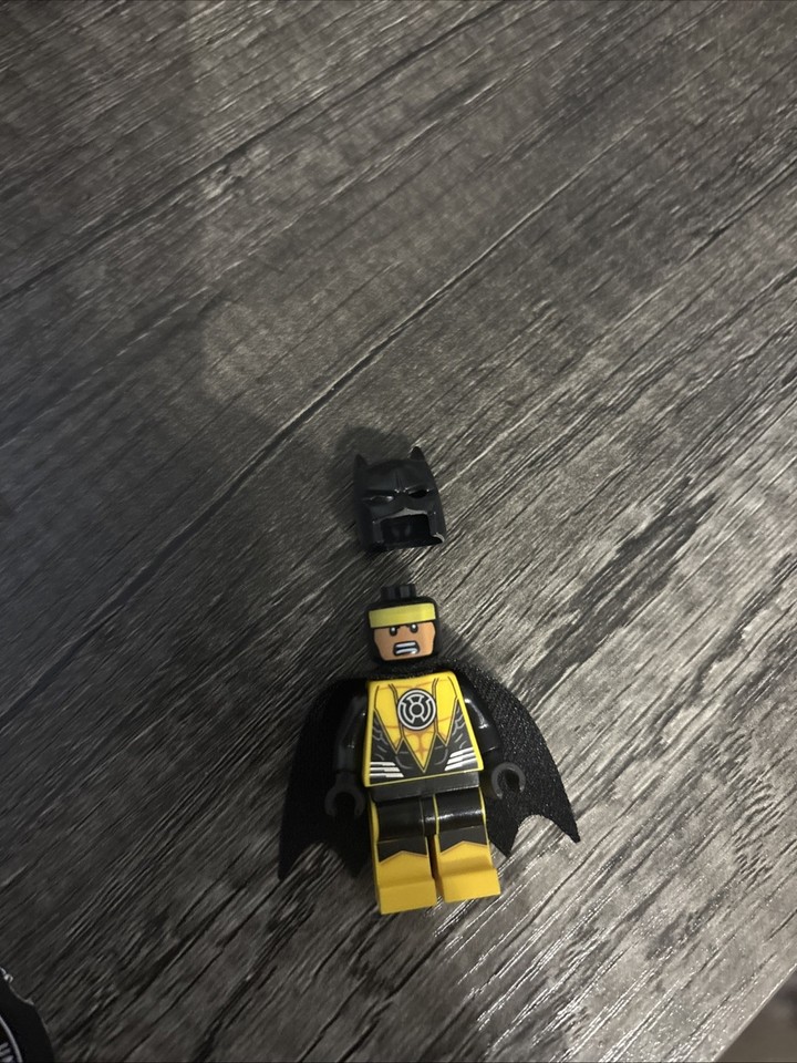 LEGO Super Heroes Minifigure Batman Yellow Lantern (Genuine) | eBay