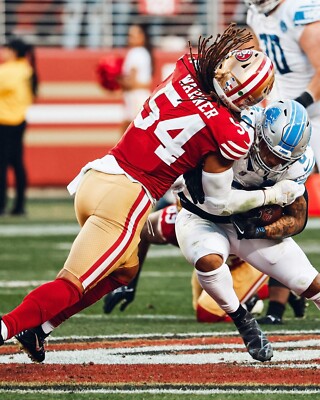 Fred Warner Making a Tackle San Francisco 49ers 8x10 NFL Football Photo ...