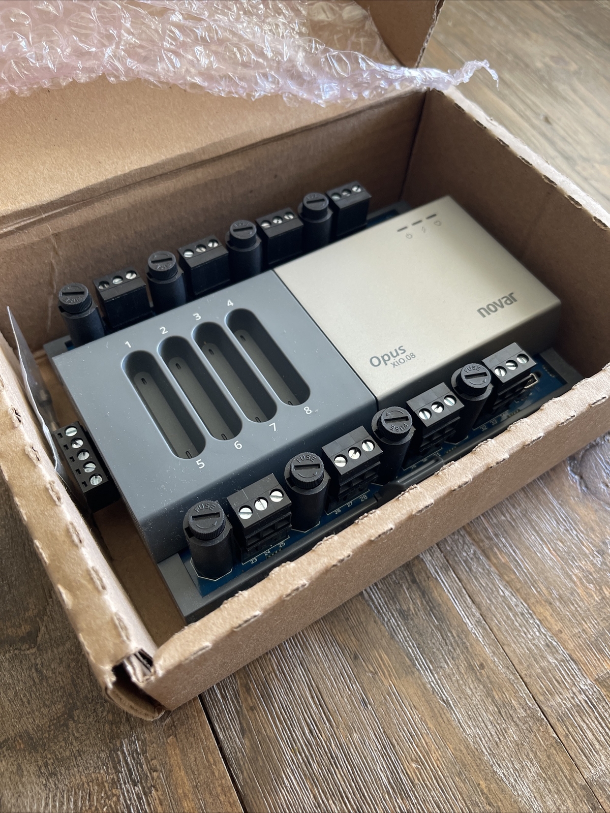 Novar Opus XiO.08 Control Unit XIO-8DO-B with override switches for ...