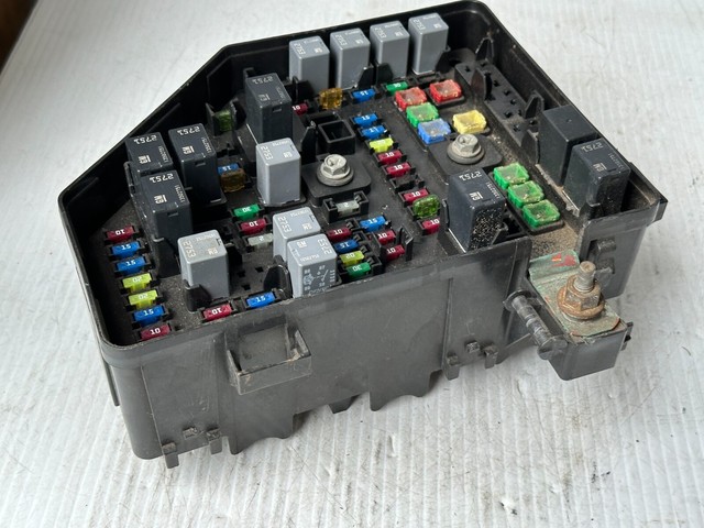 2008-2009 Cadillac CTS Fuse Box Relay Junction Unit 20765592 Module 731 ...