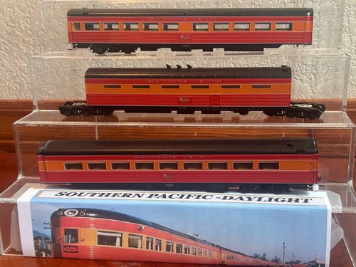 SOUTHERN PACIFIC DAYLIGHT 3 Car ARTICULATED Set /3-RAIL MARKLIN MTH HO ...