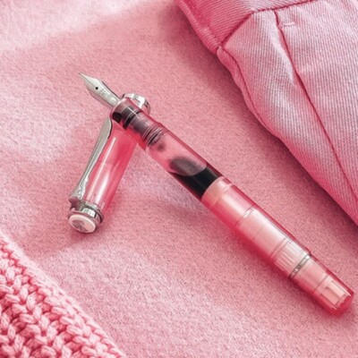 Pelikan M205 Classic Fountain Pen Rose Quartz Pink M Nib Special ...