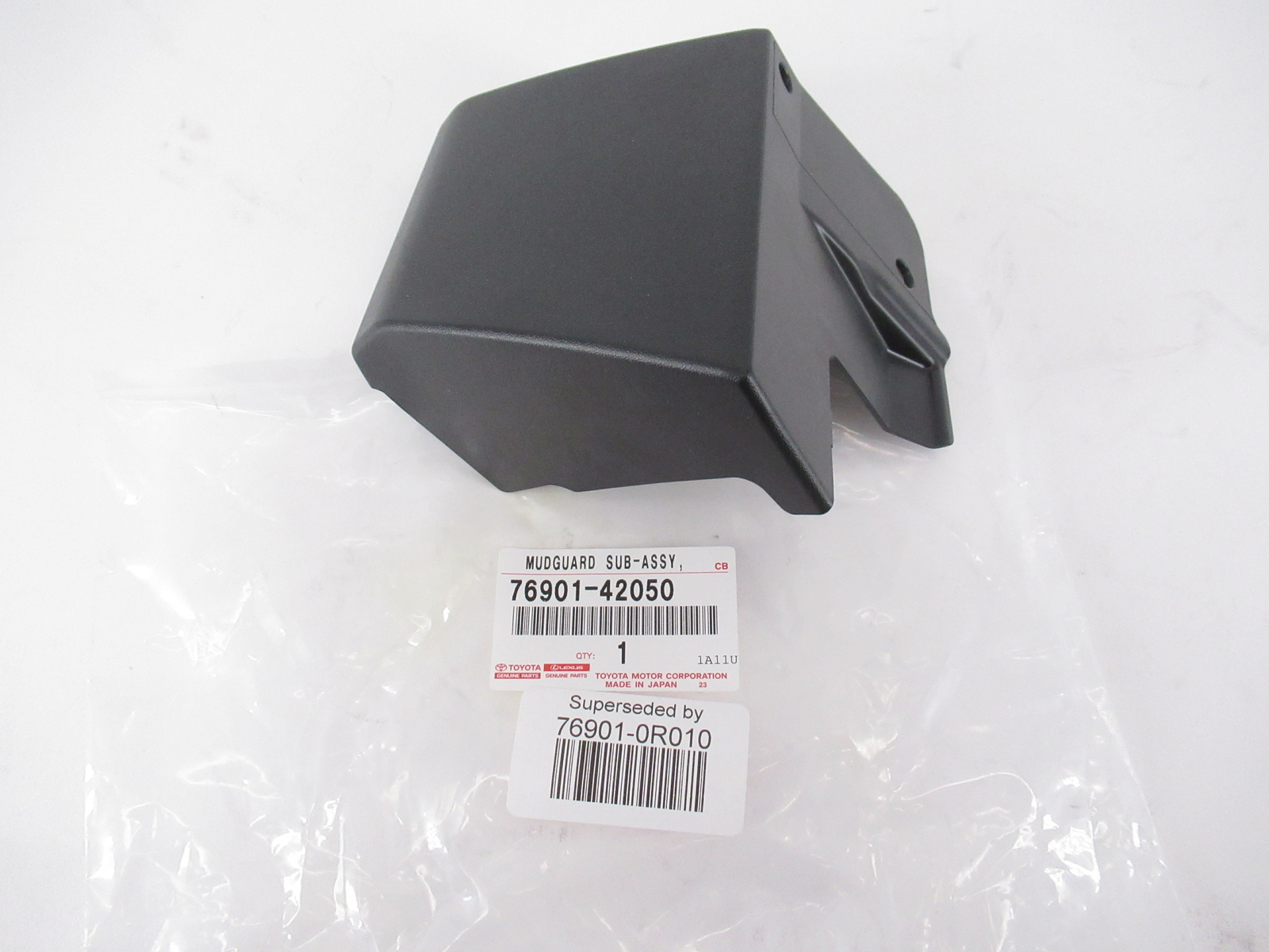 Genuine OEM Toyota 76901-0R010 Passenger Front Mud Guard Protector 2019 ...