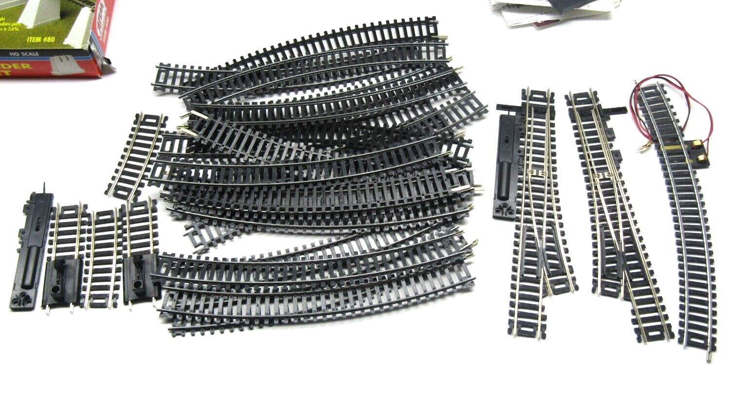 Model Power Trains HO Scale Set Bridges Tracks Railroad Signs People ...