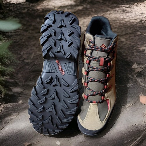 Men's Columbia Waterproof Outlander Crest FS Mid Hiking boot Omni Grip ...