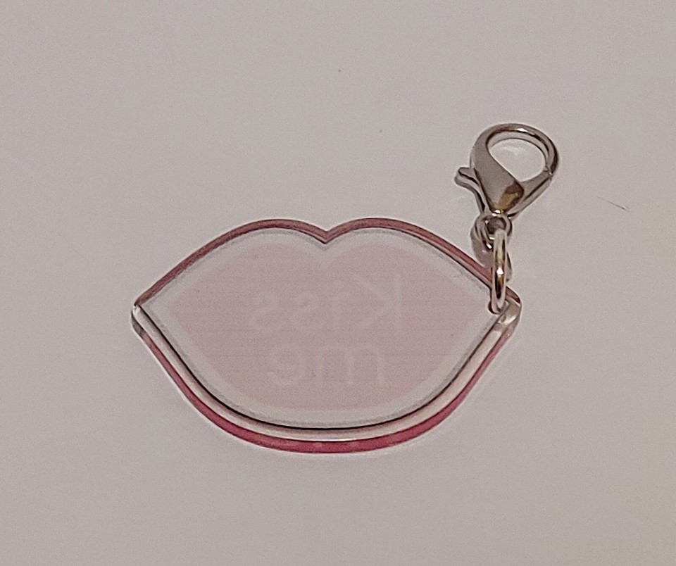 Retro "KISS ME" Pink LIPS (Purse Charm/Keychain/Zipper Pull) | eBay