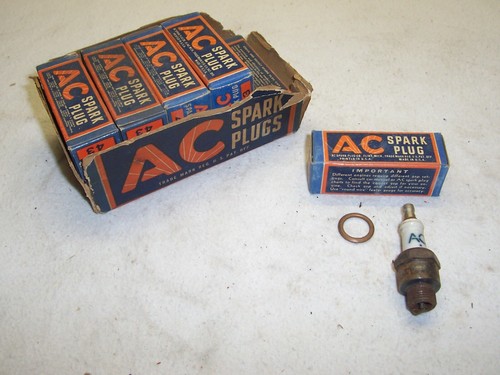 Spark Plug box of 10, 1933-36 Chevrolet, 1931-33 Packard, 12cyl Pierce ...