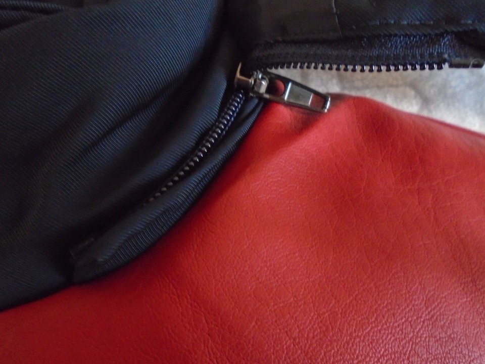 NWOT Men's M Puffer Vest with Hood V.I.P. Collection Black with Red ...