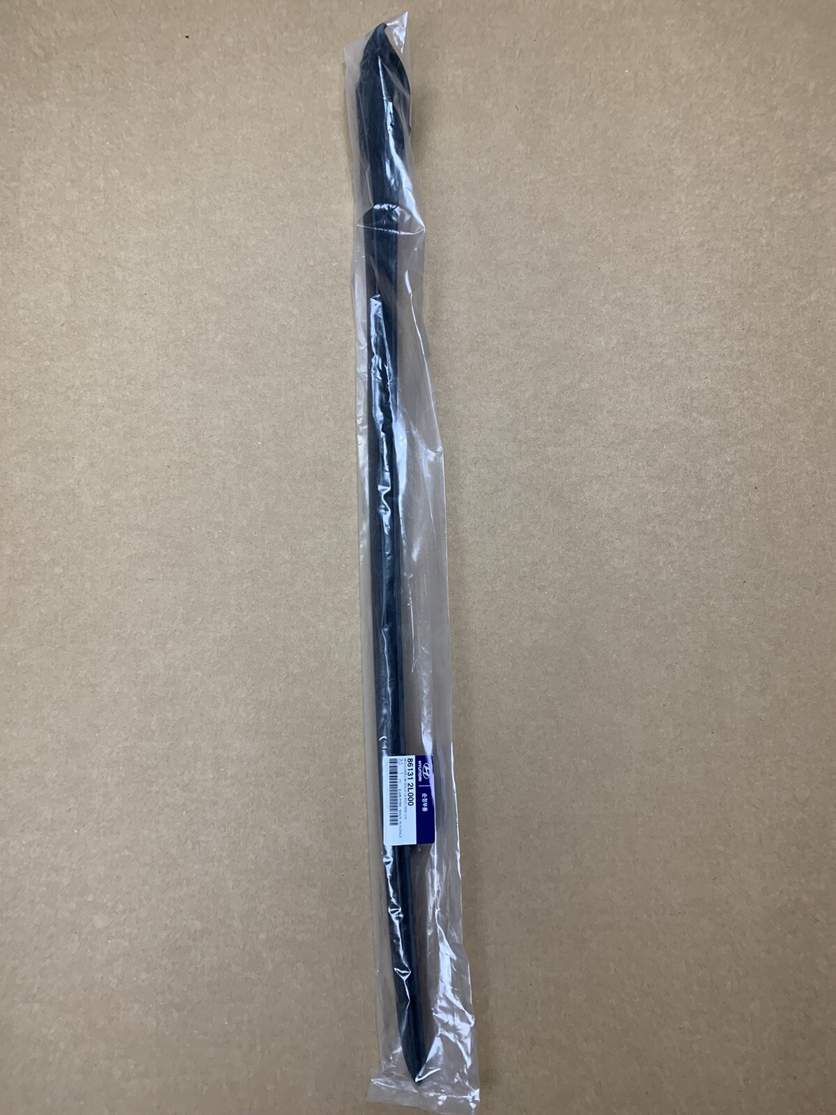 2009-2012 Hyundai Elantra Touring Front Outer Glass Windshield Pillar ...