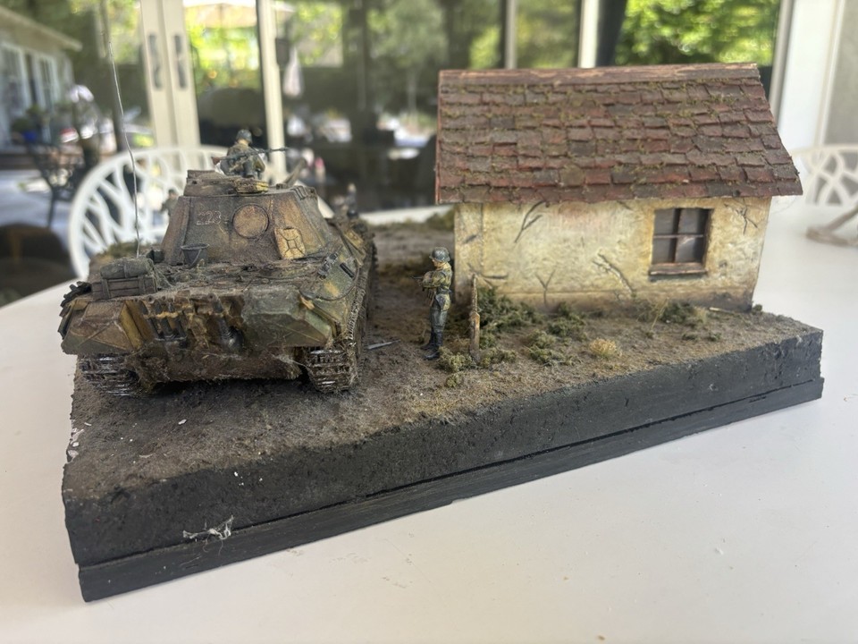 Built 1:35 Scale WWII Eastern Front Diorama: Panzer Panther Tank and ...