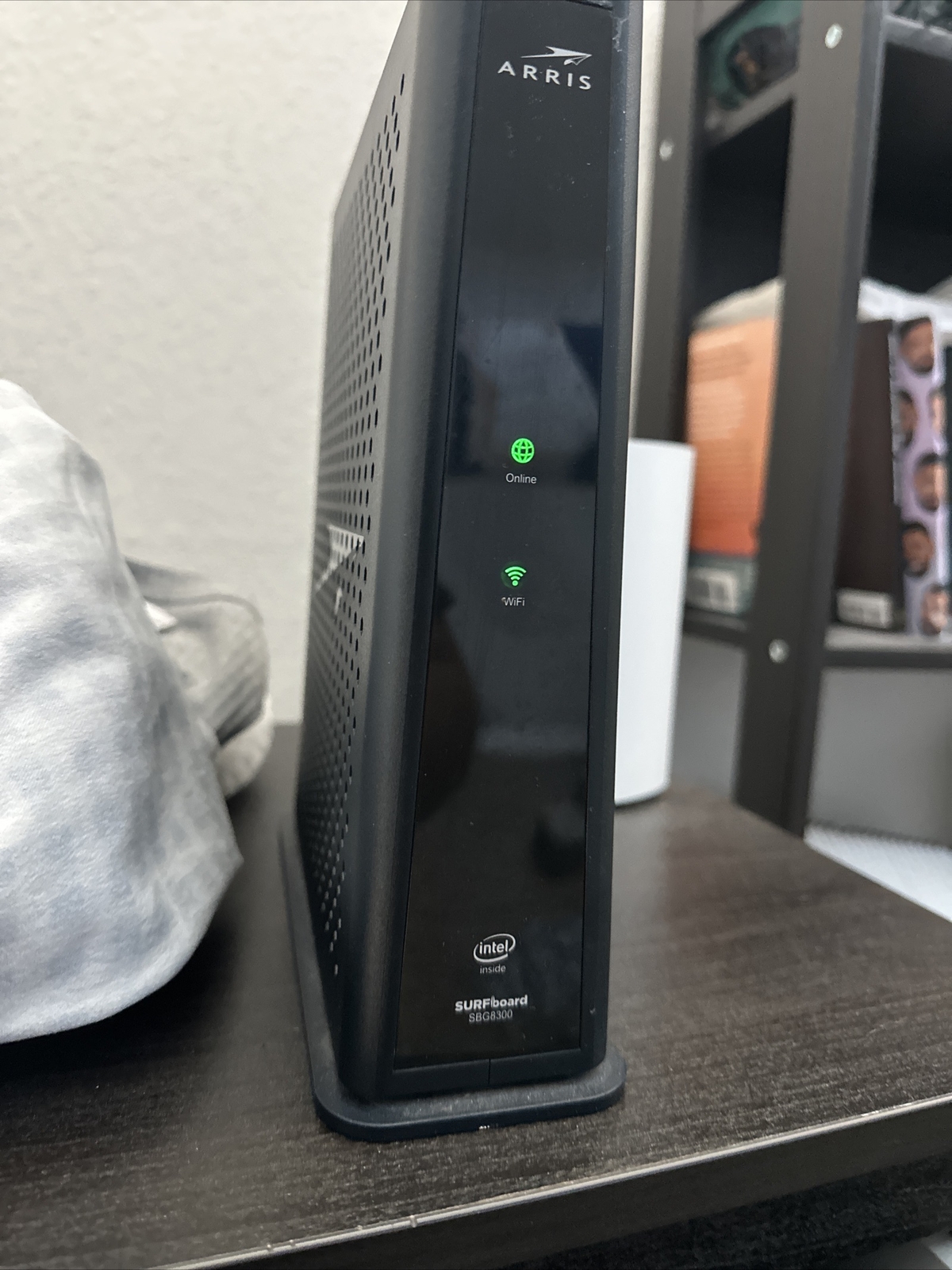 ARRIS SURFboard SBG8300 DOCSIS 3.1 Gigabit Cable Modem & AC2350 Dual ...