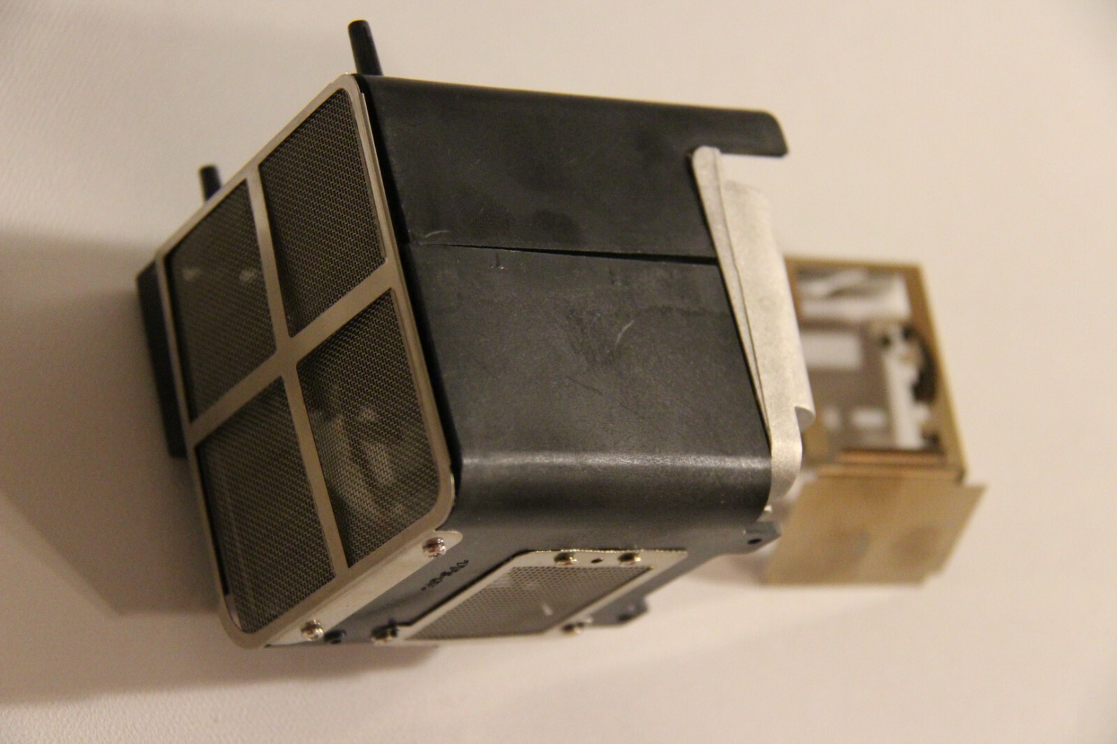 Genuine Mitsubishi VLT-XD560LP Projector Lamp Housing for Mitsubishi ...