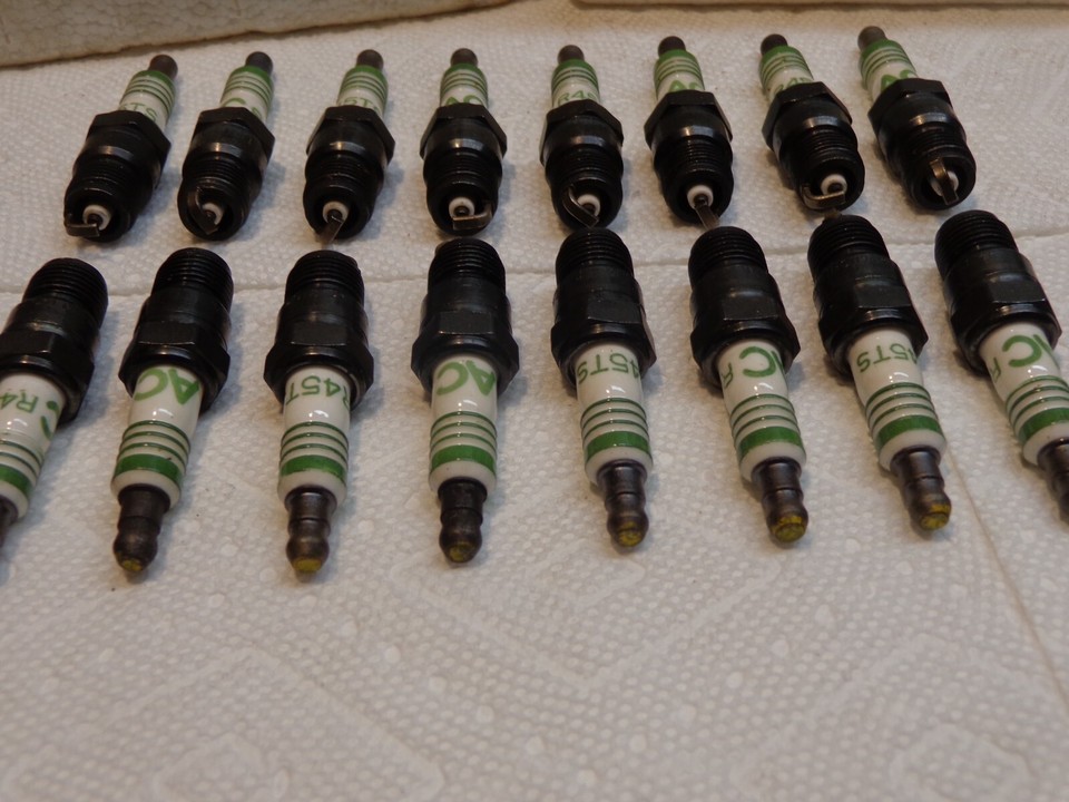 (8) ‘NOS’ AC-R45TS Spark Plugs 4 Green Rings ‘Assembly Line w / Yellow ...