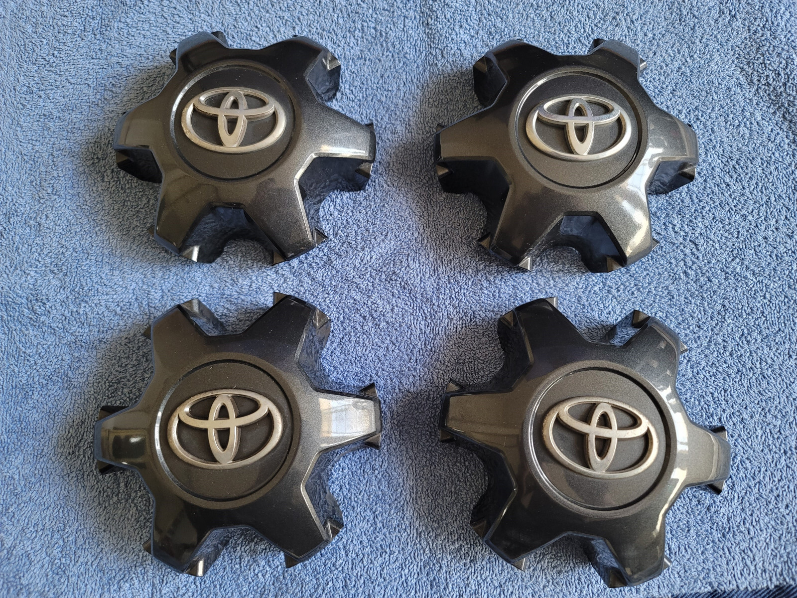 Hub Cap Black Wheel Center Caps 4260B-04050 For Toyota Tacoma 2016-2023 ...