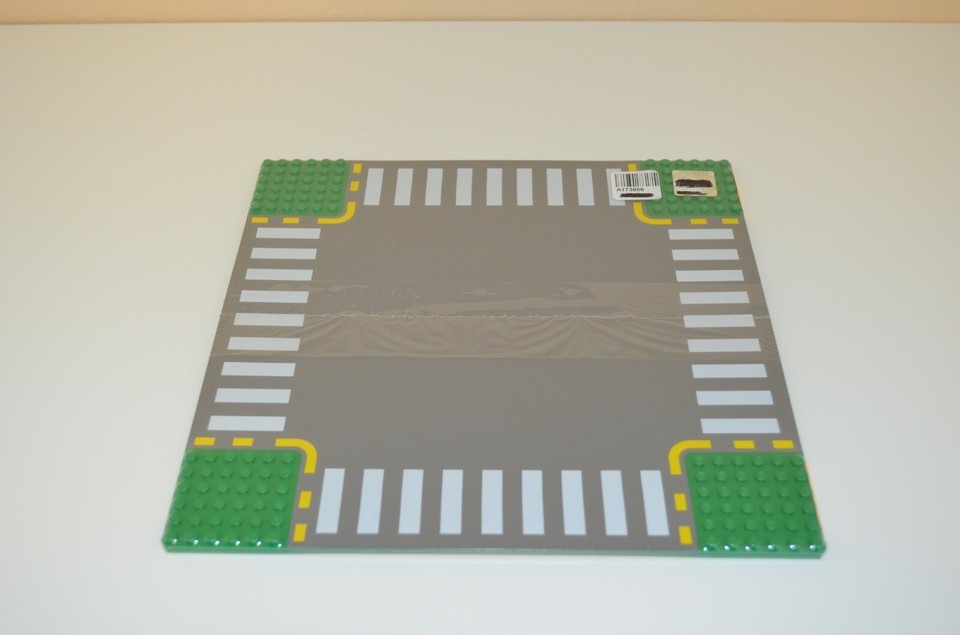 Lego Town Set Number 4111, Six Stud Cross Road Plates, Produced in 2002 ...