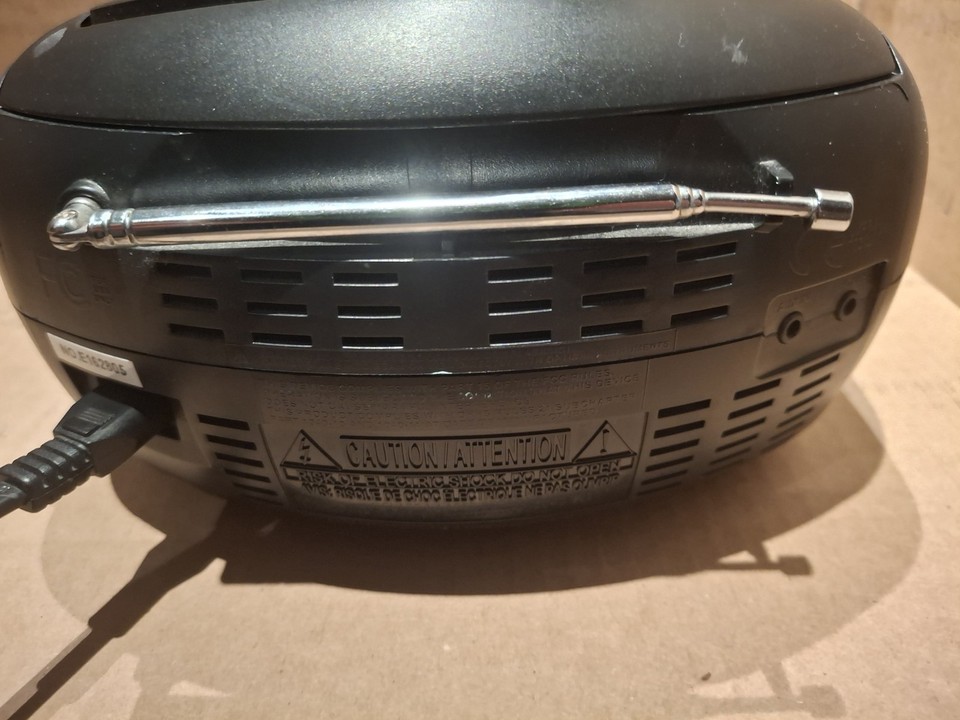 Portable Stereo CD Player Boombox AM/FM Radio Tyler Brand Model TAU101 ...