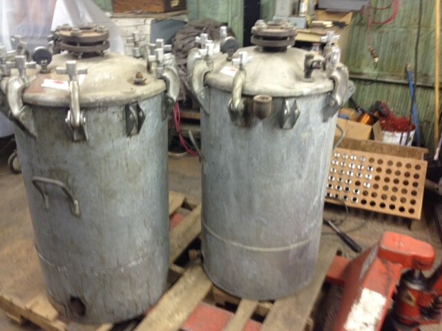 VPI Tank, 2 identical round, 2 Windows, vacuum Gauge, galvanized steel ...