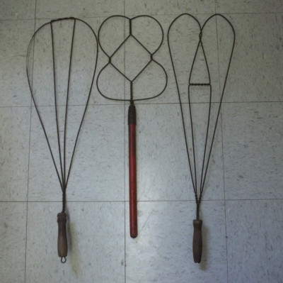 Primitives - Rug Carpet Beater