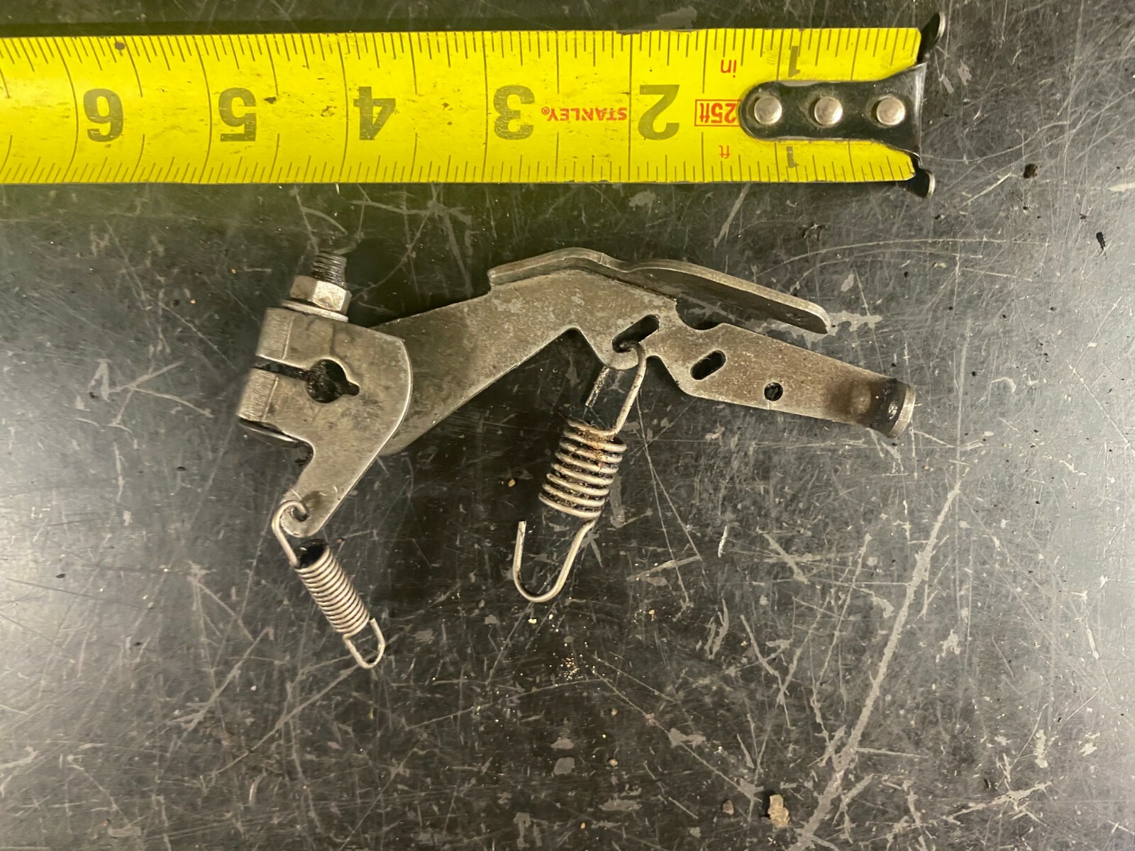 16hp Briggs&Stratton Vtwin 303777 1147-E1 governor lever #LG690236 | eBay