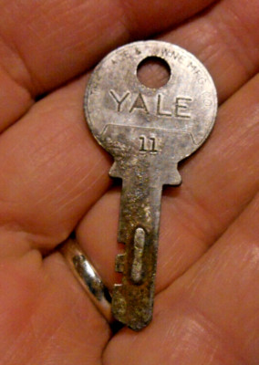 Vintage Antique Flat Stamped Yale Door Lock Padlock Other Key Keys # 11 ...